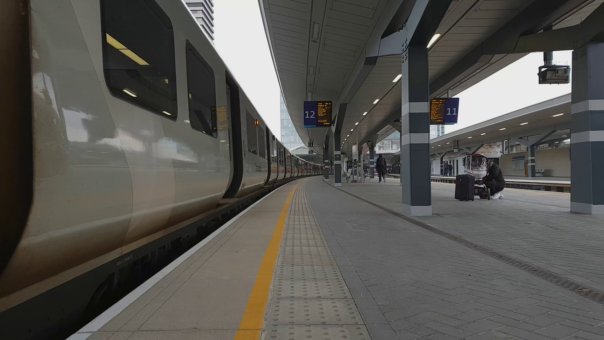 woman collapses in train and later find herself on the platform with a ...