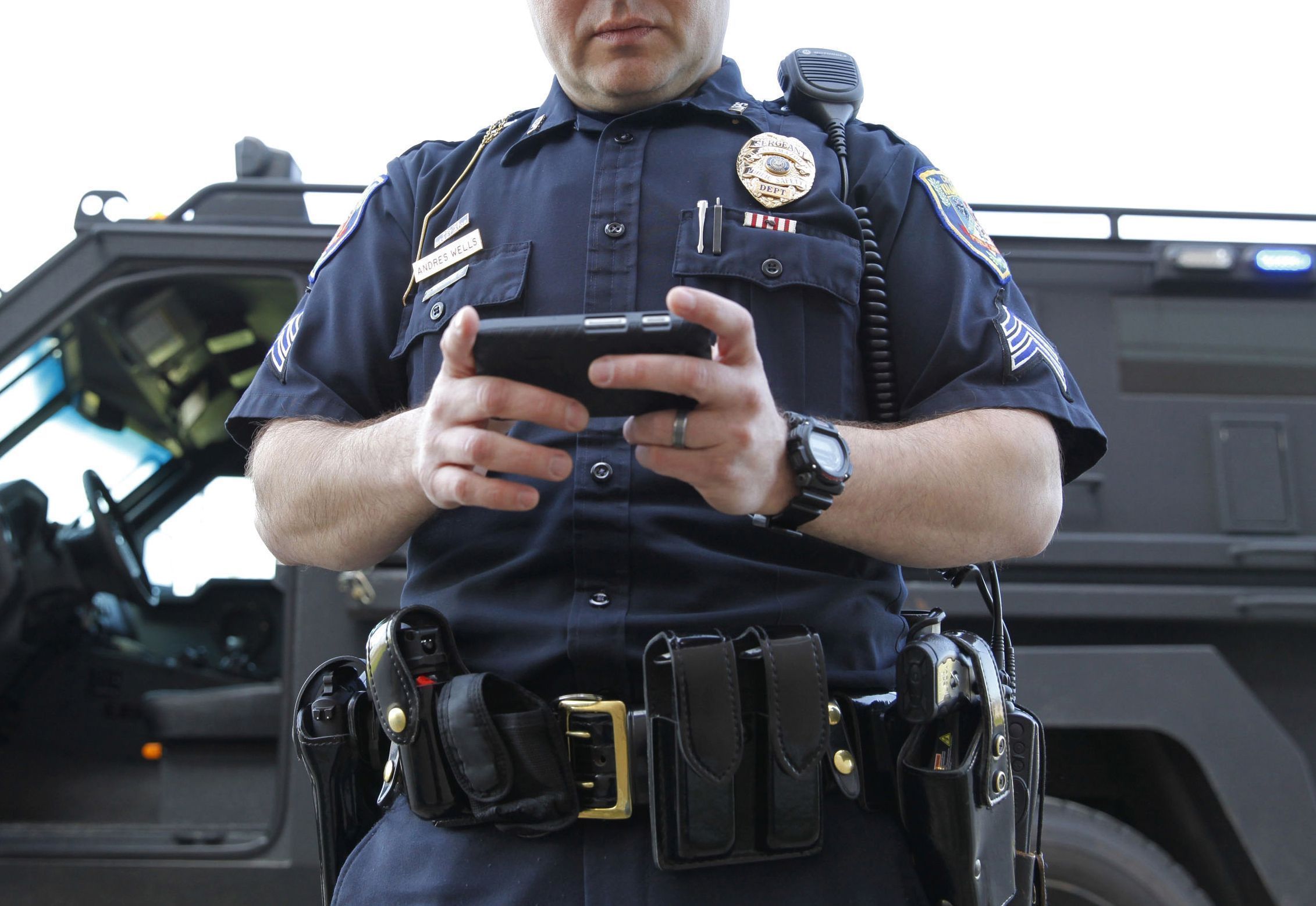 Cop Shares boy’s photo on FB after he notices him running towards an ...